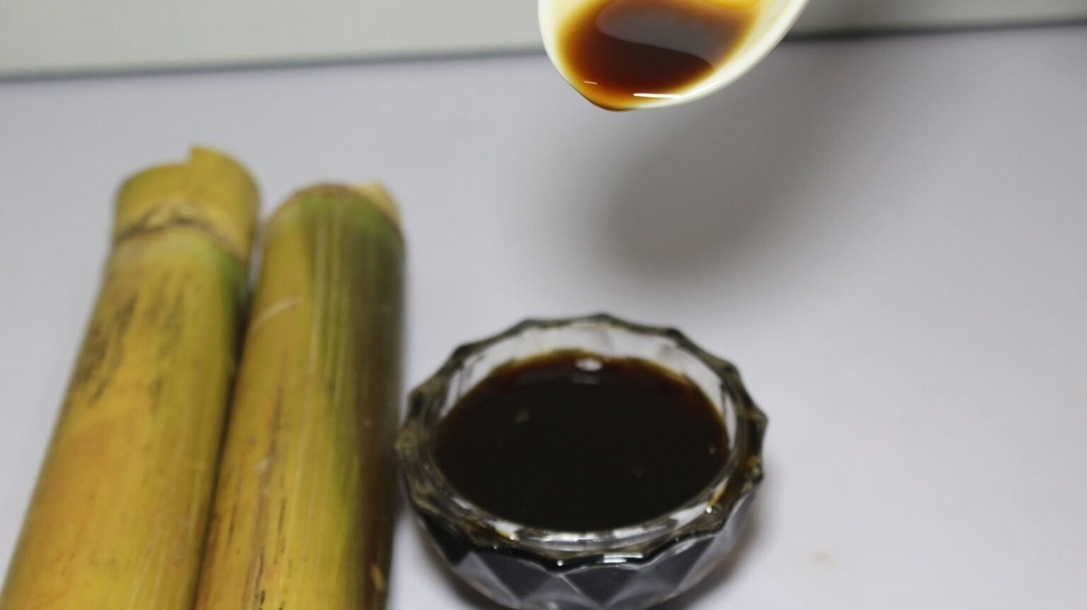 Liquid Jaggery | Kakvi | काकवी राब - Sarkhot Natural Farms